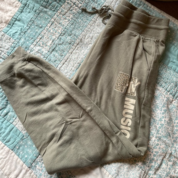 Target | Pants & Jumpsuits | Olive Green Sweatpants Mtv Size Large ...
